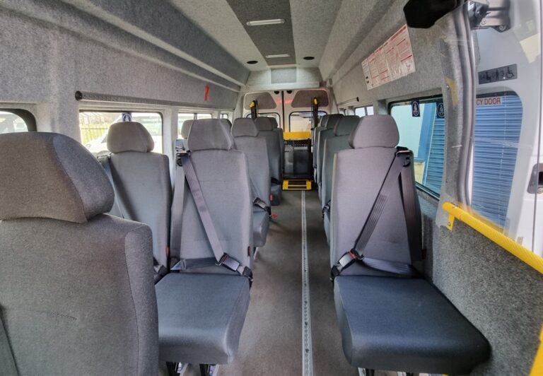 25 Seater Minibus hire – Master Coach Hire UK – Luxury Minibus | Party ...